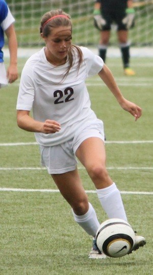 GIRLS SOCCER PREVIEW | Wolves return experienced squad | Kitsap Daily News