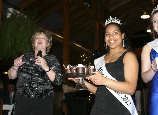 Big night for awards, and comedy, at Poulsbo Chamber's annual dinner ...