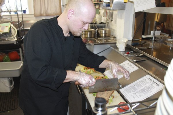Restaurant finding niche among eateries | Kitsap Daily News