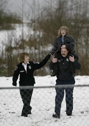 Firefighters rescue girls from frozen Lake Symington | Kitsap Daily News