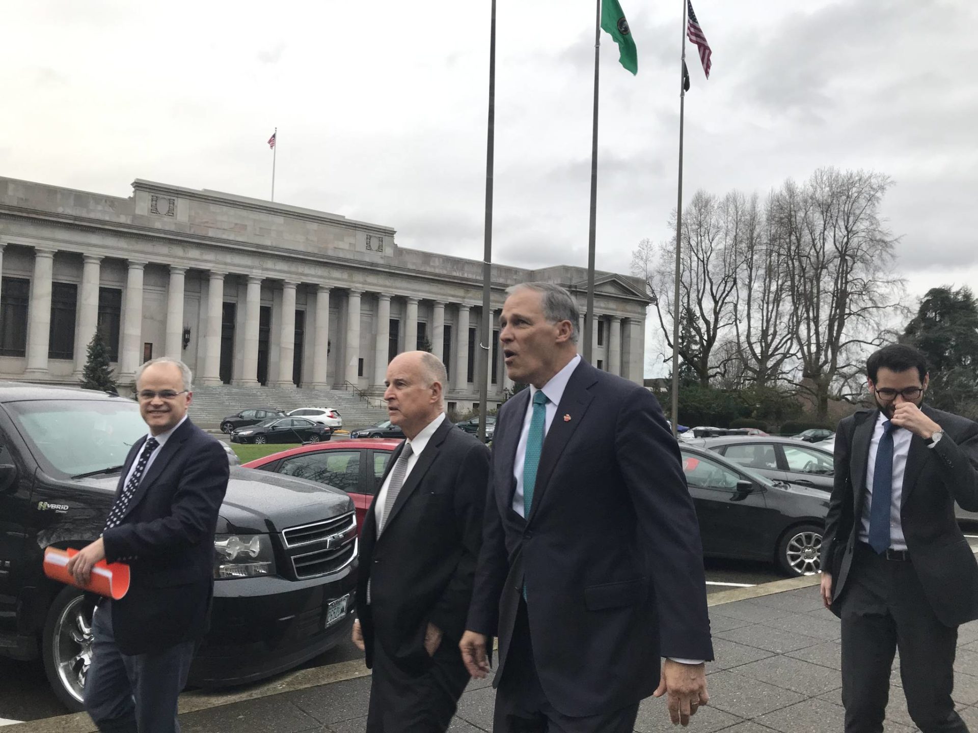 Former California Governor visits Olympia to push renewable energy ...