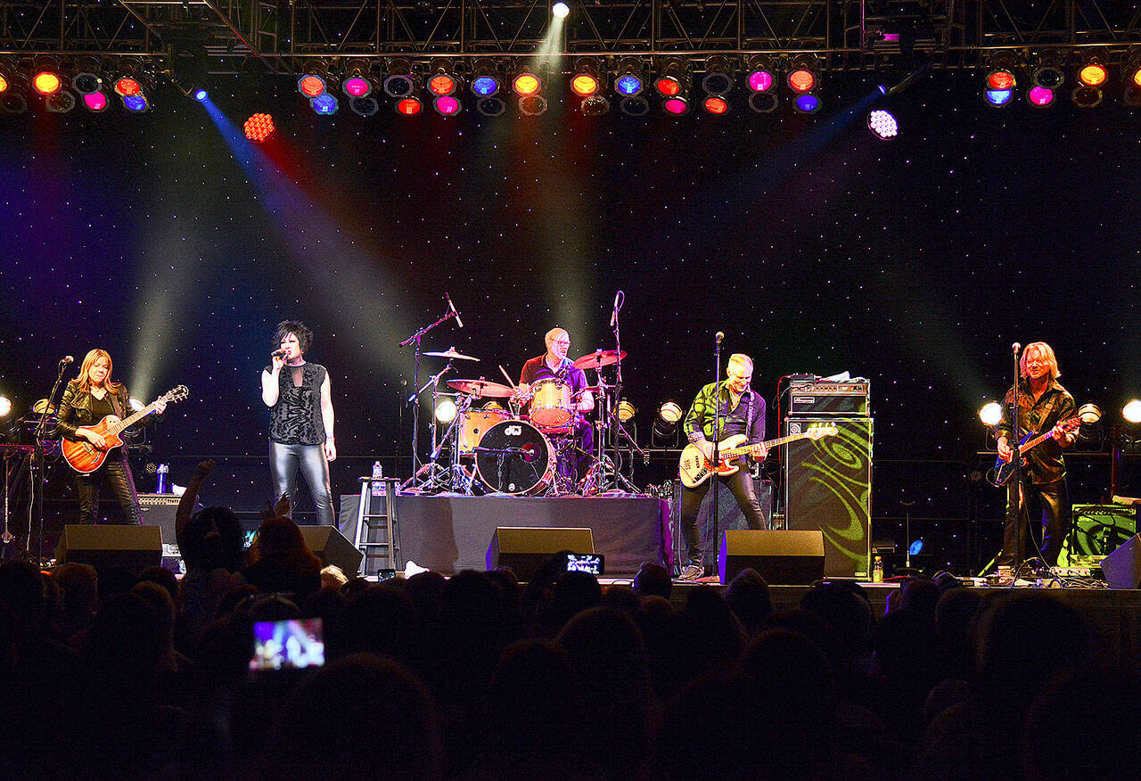 Heart cofounder brings megaband’s hits to Roxy New Year’s Eve audience ...