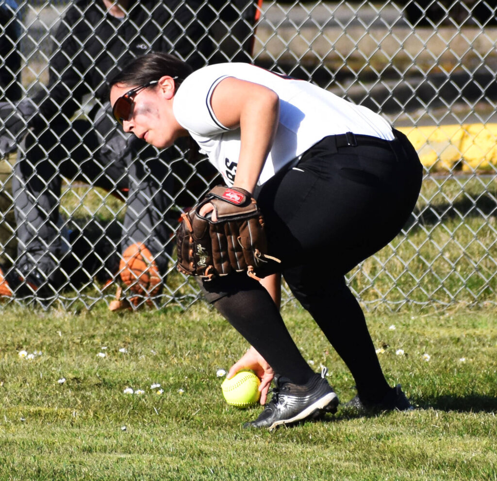 Kingston continues to dominate in softball | Kitsap Daily News