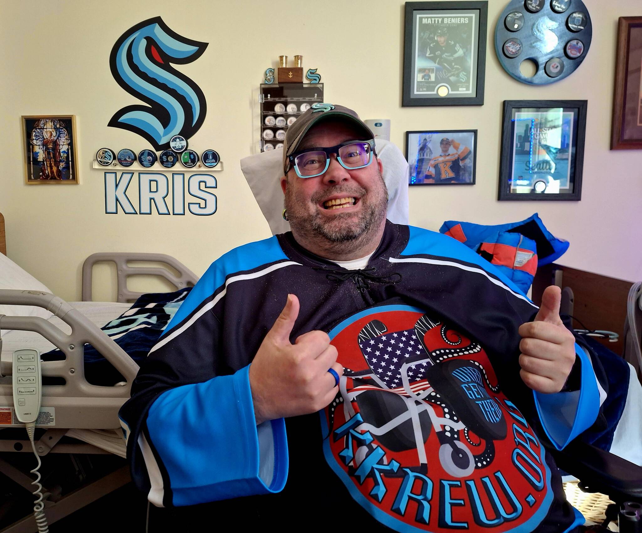 PO man helps disabled fans get to Kraken games | Kitsap Daily News