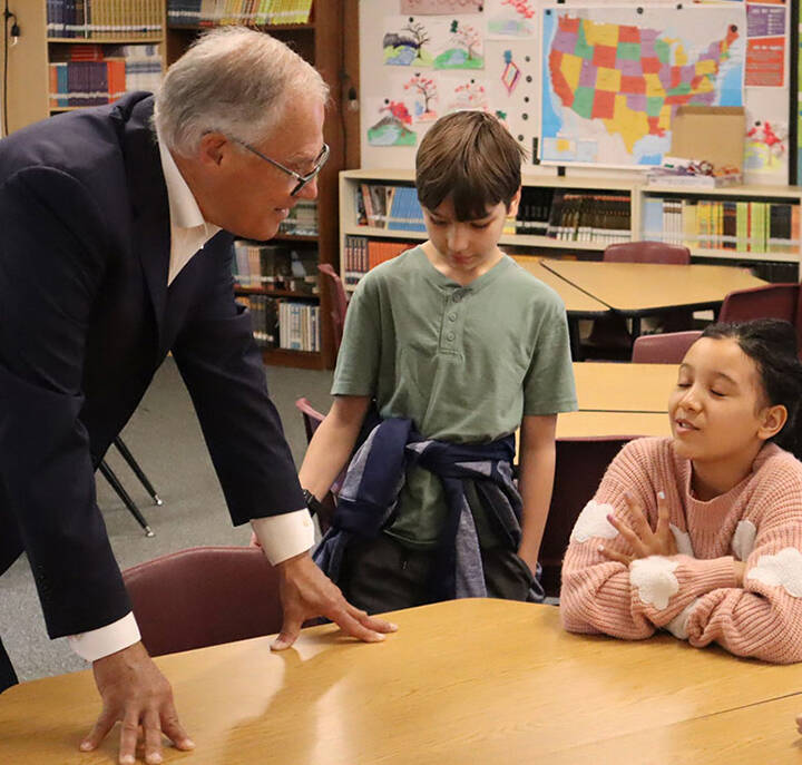 Inslee visits Kingston school, lauds its energy efficiency | Kitsap ...
