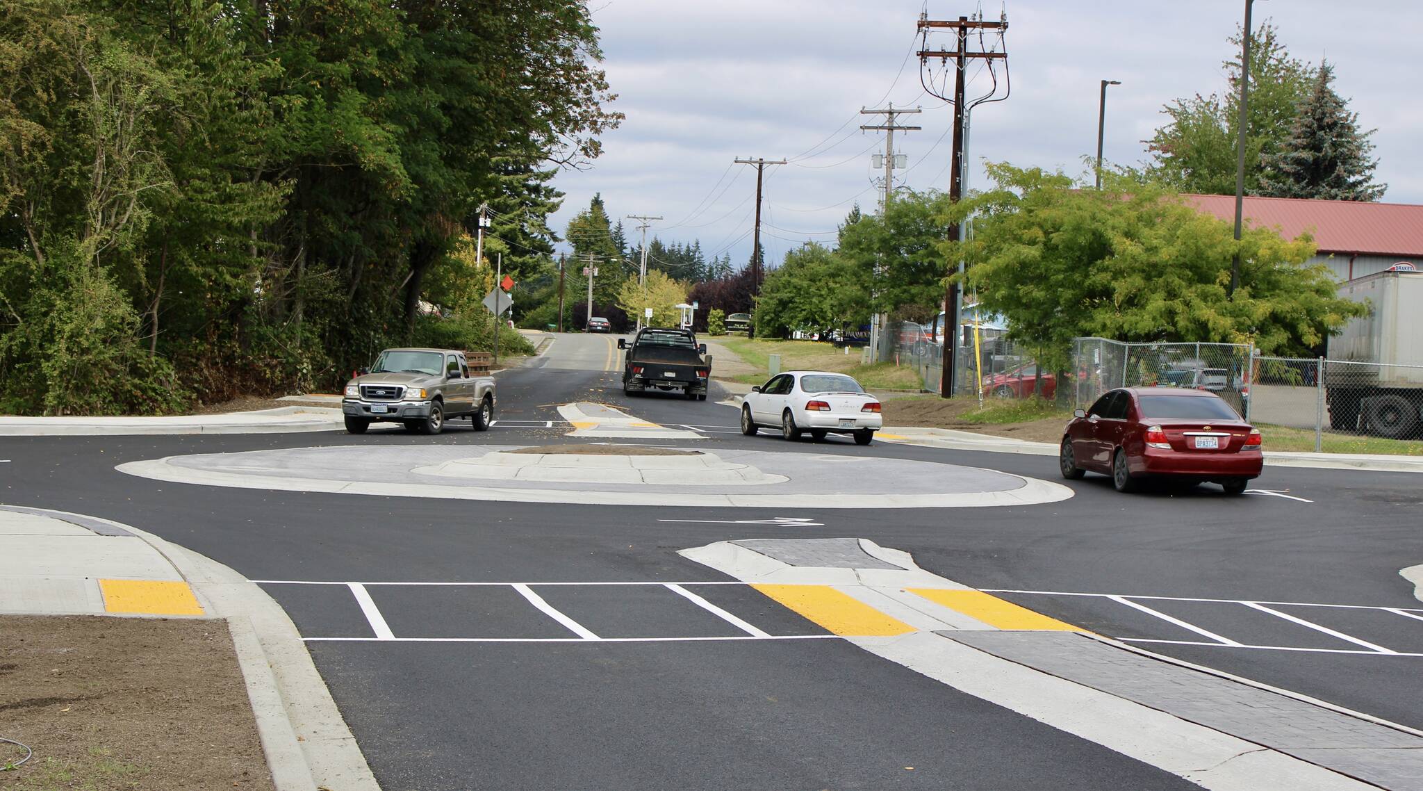 1st of 2 ‘Y-intersection’ roundabouts opens in PO | Kitsap Daily News