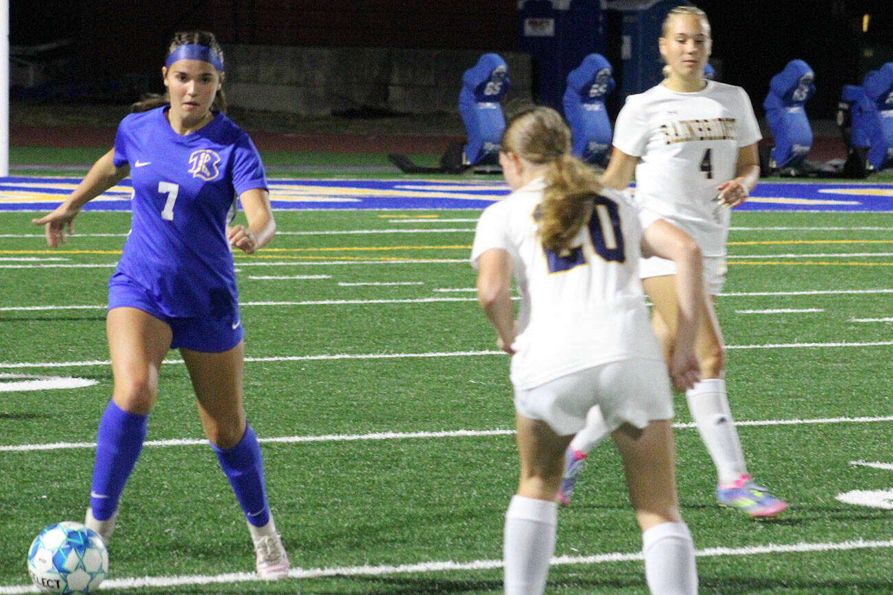 Sophomore’s hat trick leads Spartans to easy win over Knights | Kitsap ...