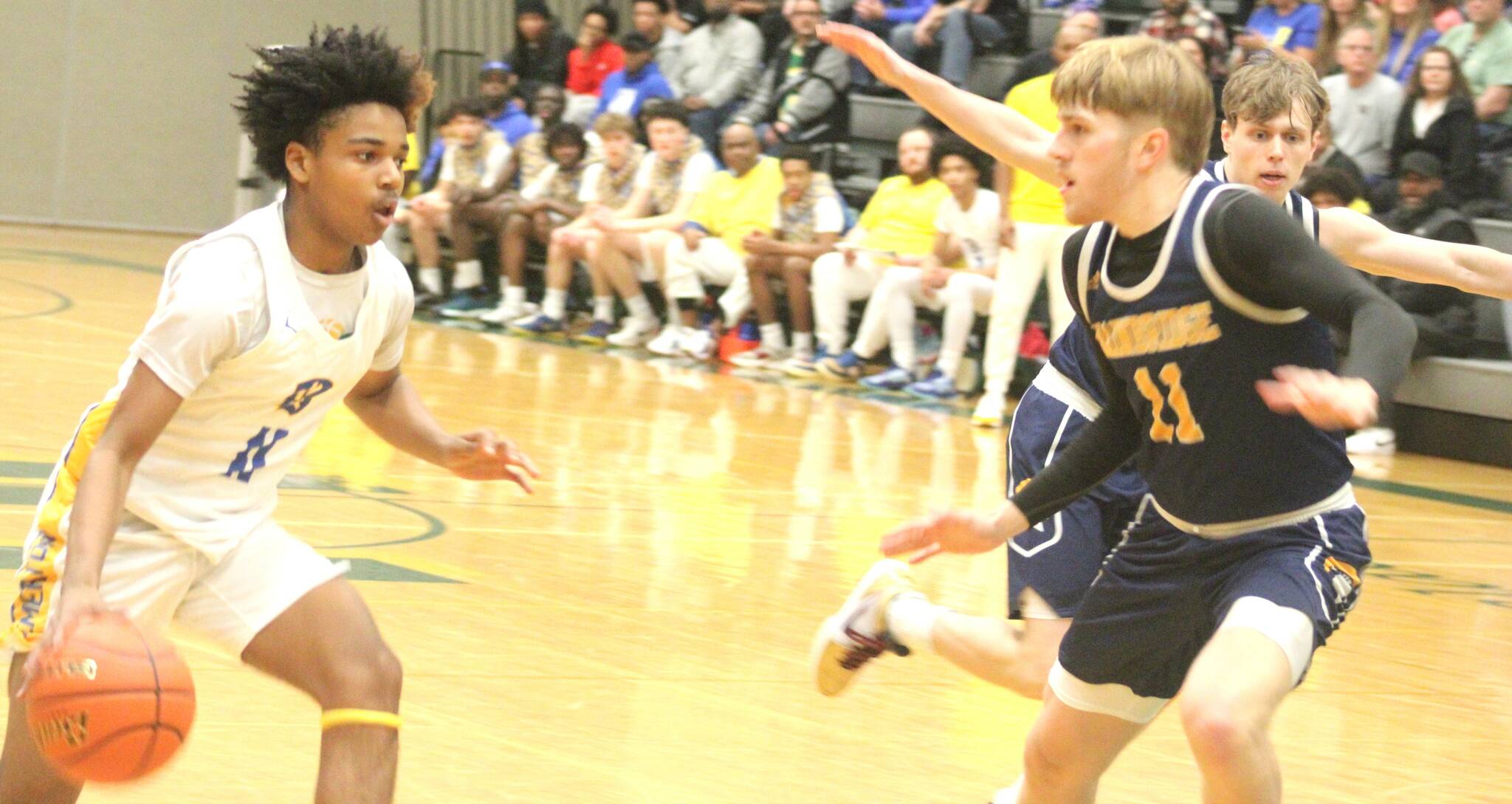 Bremerton cruises to district title; Bainbridge earns state bid ...